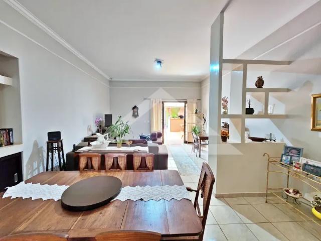 Casa térrea mista à venda no Bairro Cidade Universitária, próximo à USP Ribeirão Preto/SP