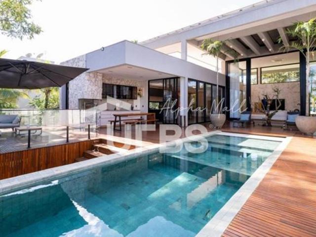 Casa Térrea mobiliada com lago ao fundo no Aldeia do Vale