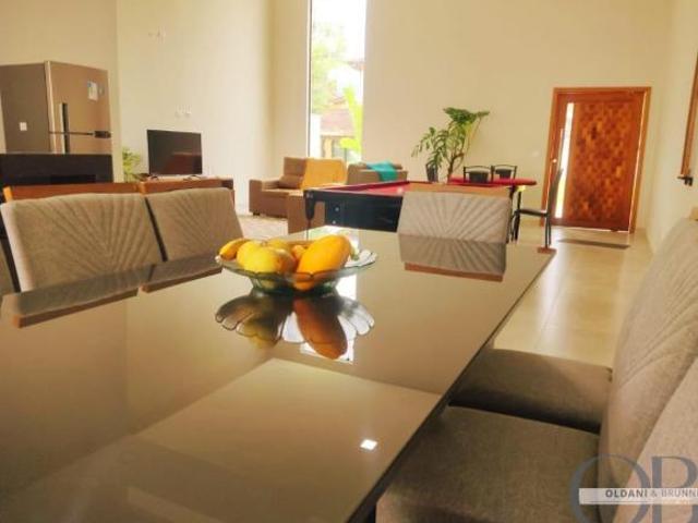 CASA TÉRREA MOBILIADA COM 4 DORMITÓRIOS DENTRO DE CONDOMINIO