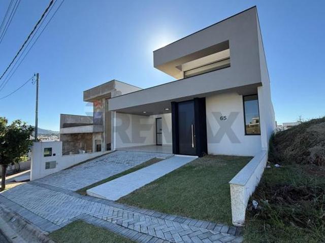 Casa Térrea Moderna no Condomínio Residencial Ille de France – Bragança Paulista