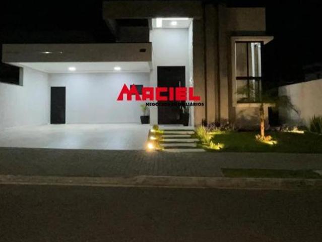 Casa térrea moderna no Condomínio Rudá com espaços amplos, integração de ambientes e alto padrão de