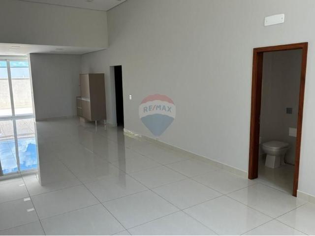 Casa Térrea Moderna com 2 Suítes, Acabamentos Premium e Lazer Completo no Condomínio Villa do Bosque— Pronta para Morar!