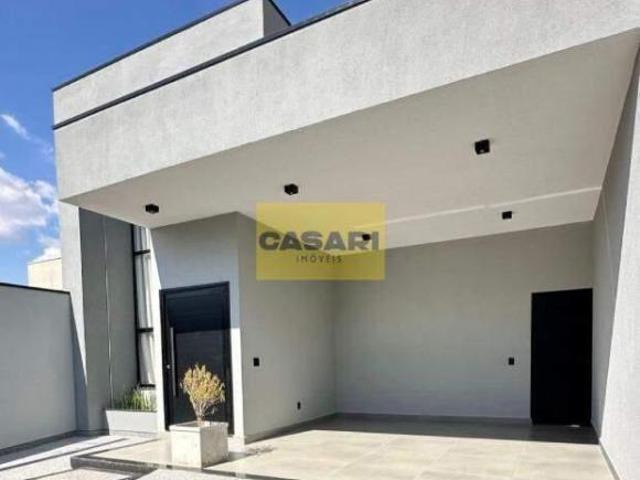 Casa térrea, moderna e aconchegante á venda, com 2 dormitórios sendo 1 suíte, na cidade de Boituva/S
