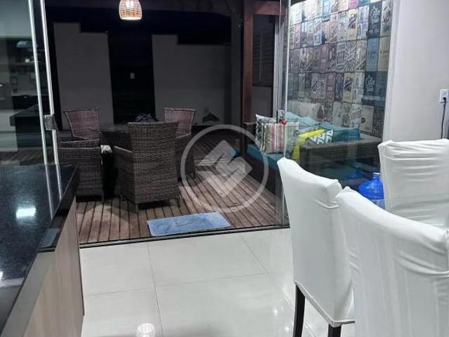 CASA TERREA NÃO GEMINADA COMPACTA E ESTILO
