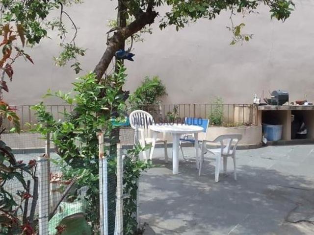 Casa Térrea na Vila Domitila com 4 Quartos e 5 Vagas