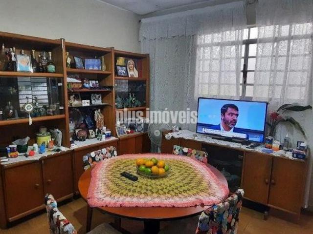 CASA TÉRREA NA VILA GUARANI EM ÓTIMA LOCALIZAÇÃO