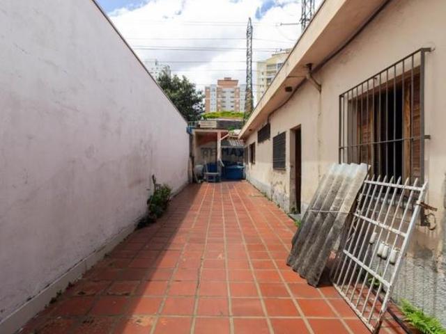Casa Térrea na Vila Leopoldina com Quintal Amplo e Excelente Terreno