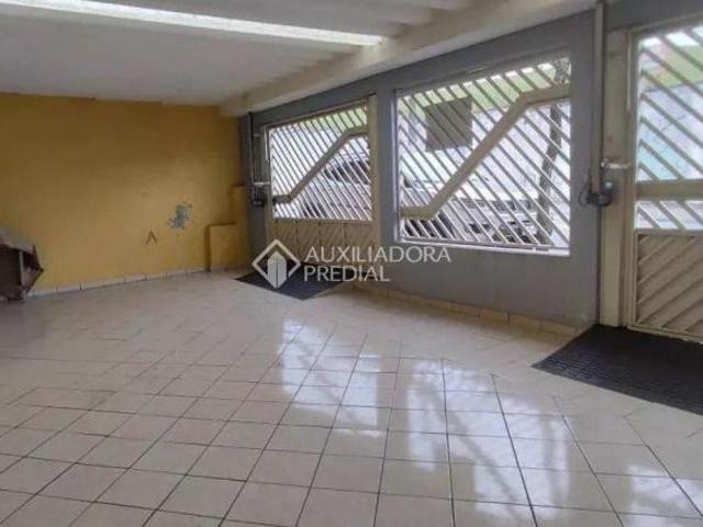 Casa térrea na Vila Linda, em Santo André, com 172m² de área construída