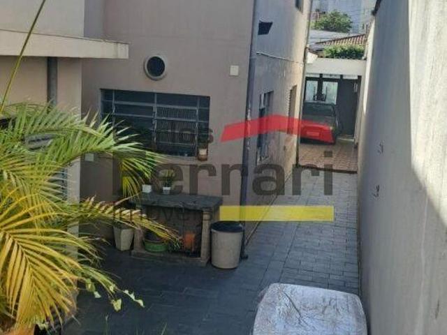 Casa térrea na Água Fria, 3 dormitórios, suíte americana, 3 banheiros, 3 vagas, salão de festas