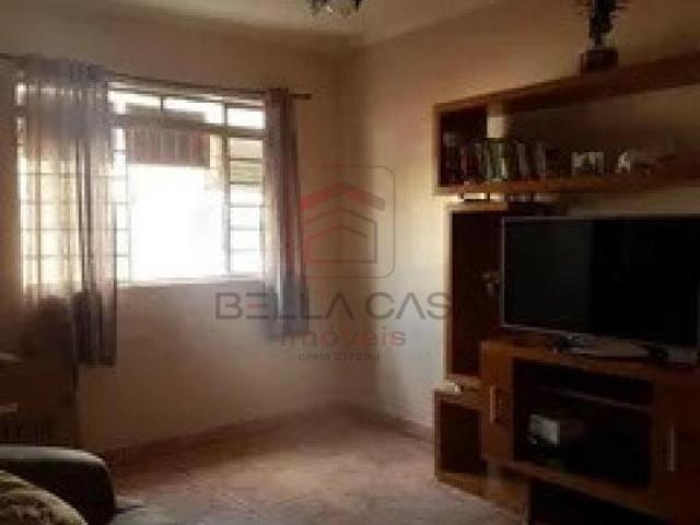 Casa térrea na Moóca sem vaga. Rua totalmente residencial
