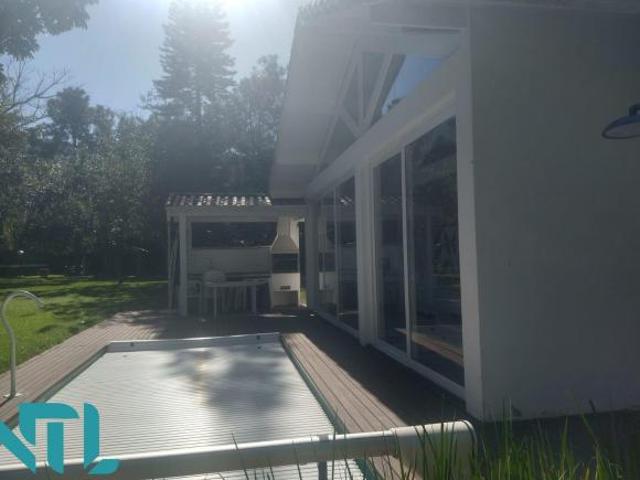 Casa térrea na praia de Guaecá São Sebastião/ SP