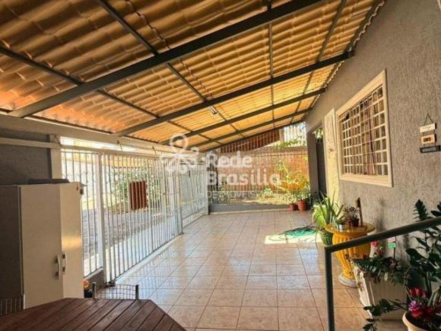 CASA TÉRREA NA QE 30 DO GUARÁ II
