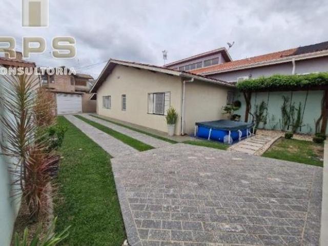 Casa térrea na região da alameda Lucas, com edícula ampla, toda reformada, 3 quartos sendo 1 suíte