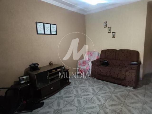Casa térrea na rua 3 dormitórios