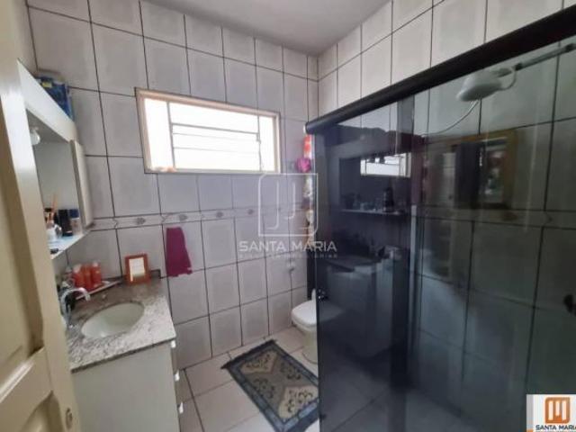 Casa térrea na rua 3 dormitórios