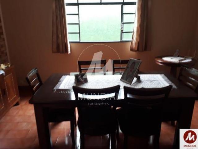 Casa térrea na rua 3 dormitórios