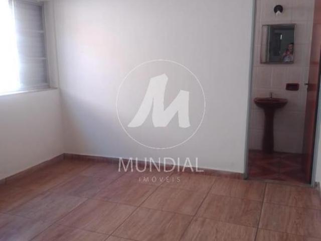 Casa térrea na rua 3 dormitórios