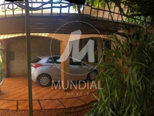 Casa térrea na rua 3 dormitórios, cozinha planejada