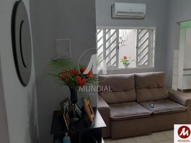 Casa térrea na rua 3 dormitórios, cozinha planejada