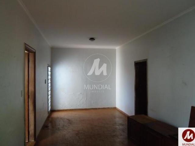 Casa térrea na rua 3 dormitórios, cozinha planejada