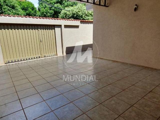 Casa térrea na rua 3 dormitórios, cozinha planejada
