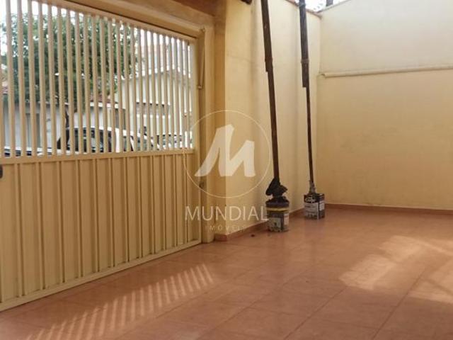 Casa térrea na rua 3 dormitórios, cozinha planejada