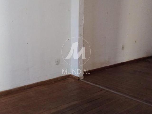 Casa térrea na rua 3 dormitórios, cozinha planejada