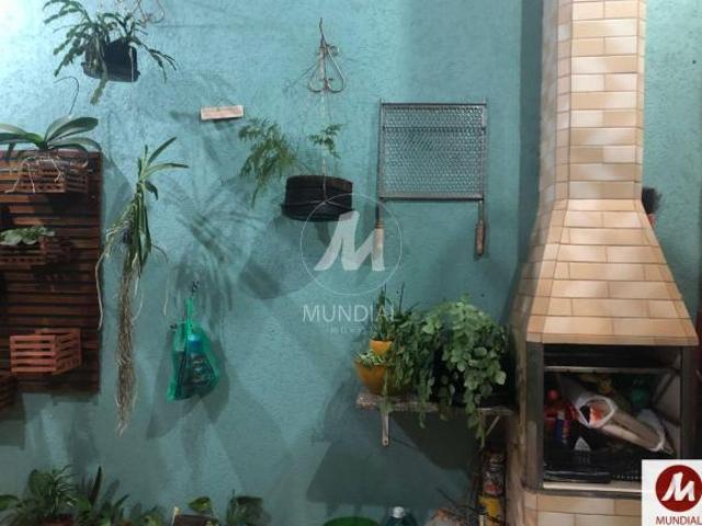 Casa térrea na rua 3 dormitórios, cozinha planejada