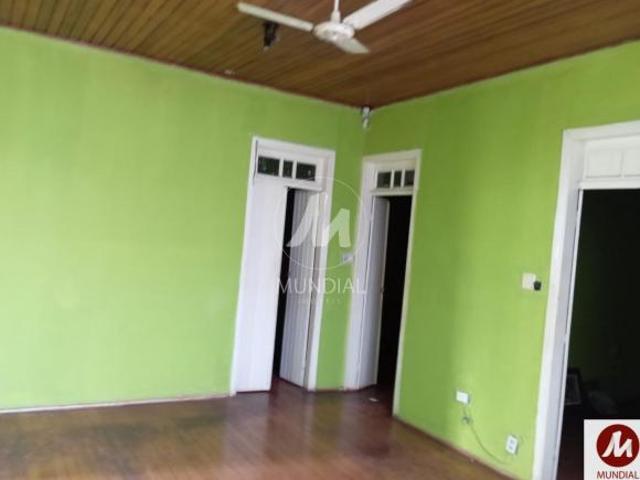 Casa térrea na rua 3 dormitórios, cozinha planejada