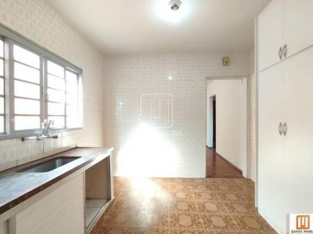 Casa térrea na rua 3 dormitórios, cozinha planejada