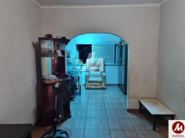 Casa térrea na rua 3 dormitórios, cozinha planejada