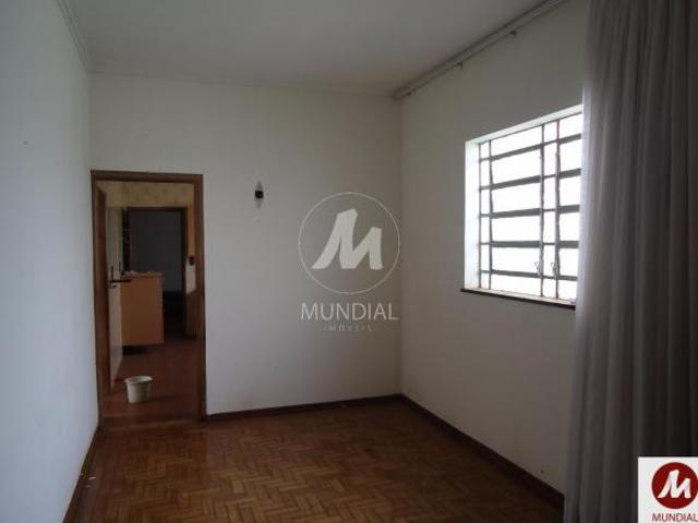Casa térrea na rua 3 dormitórios, cozinha planejada