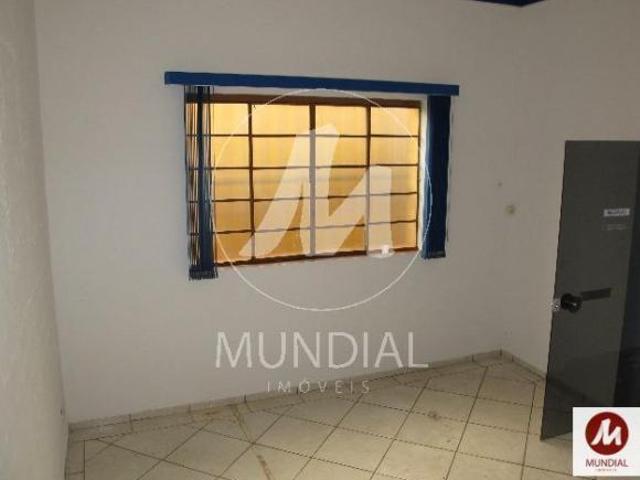 Casa térrea na rua 3 dormitórios, cozinha planejada