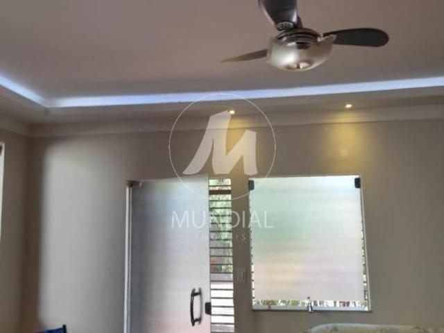 Casa térrea na rua 3 dormitórios, cozinha planejada