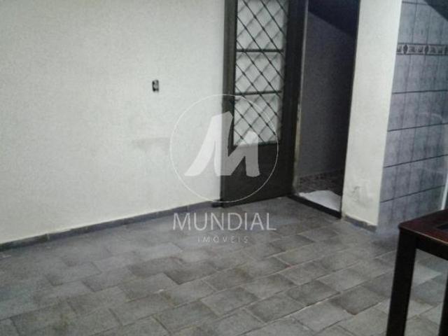 Casa térrea na rua 3 dormitórios, cozinha planejada