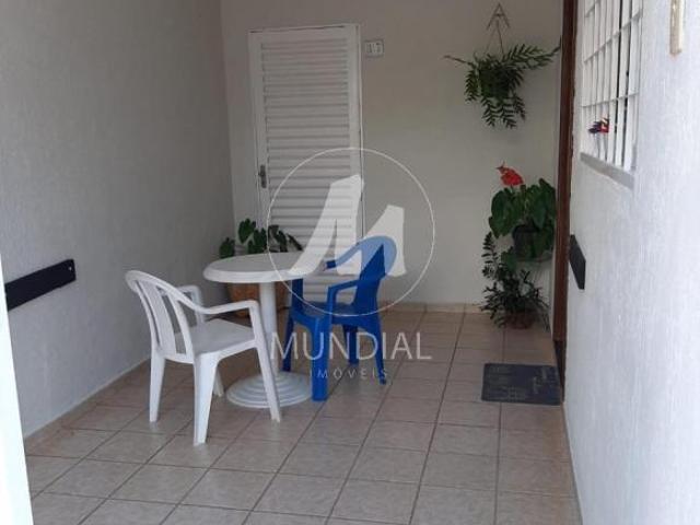 Casa térrea na rua 3 dormitórios, cozinha planejada