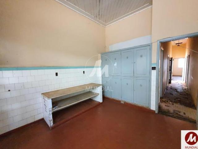 Casa térrea na rua 3 dormitórios, cozinha planejada