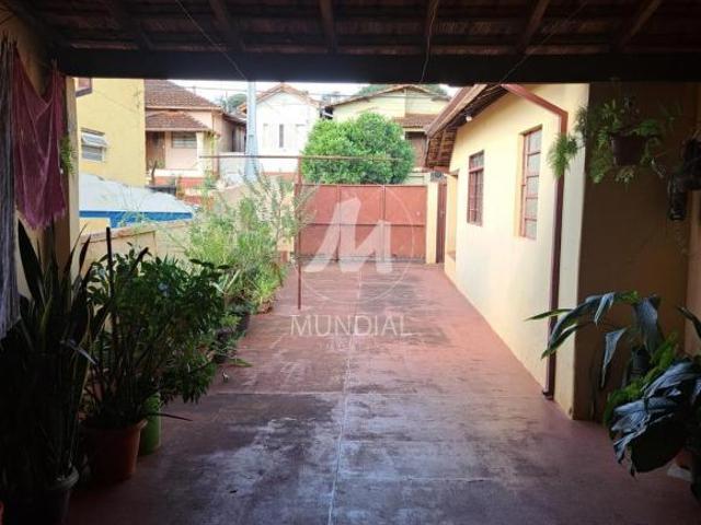 Casa térrea na rua 3 dormitórios, cozinha planejada