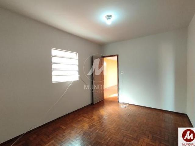 Casa térrea na rua 3 dormitórios, cozinha planejada