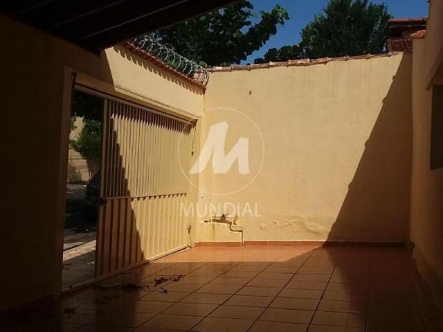 Casa térrea na rua 3 dormitórios/suite, cozinha planejada