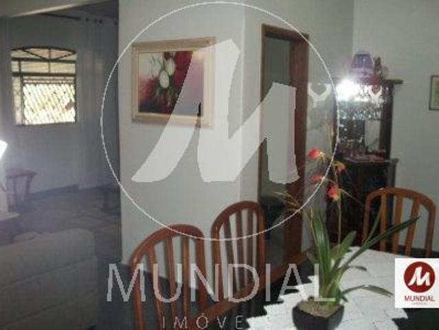 Casa térrea na rua 3 dormitórios/suite, cozinha planejada