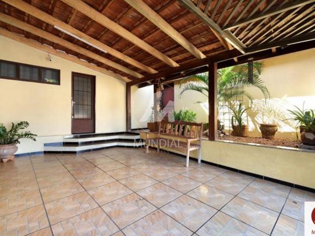 Casa térrea na rua 3 dormitórios/suite, cozinha planejada