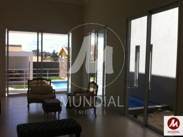 Casa térrea na rua 3 dormitórios/suite, cozinha planejada