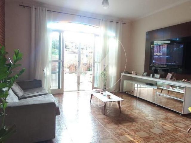 Casa térrea na rua 3 dormitórios/suite, cozinha planejada