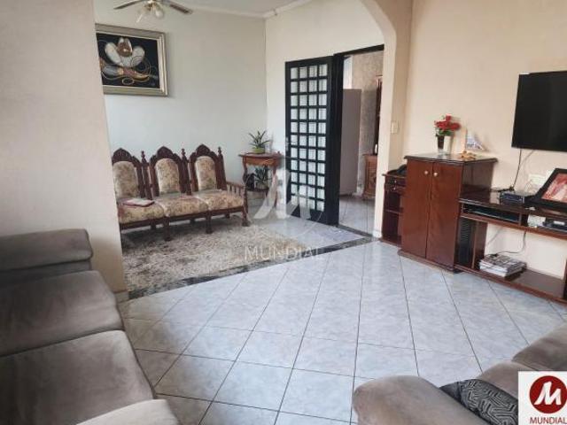Casa térrea na rua 3 dormitórios/suite, cozinha planejada