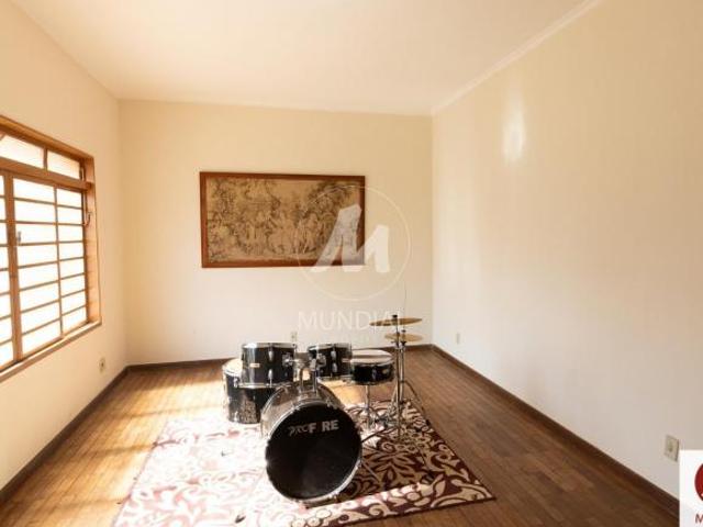 Casa térrea na rua 3 dormitórios/suite, cozinha planejada