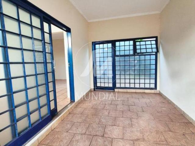 Casa térrea na rua 3 dormitórios/suite, cozinha planejada