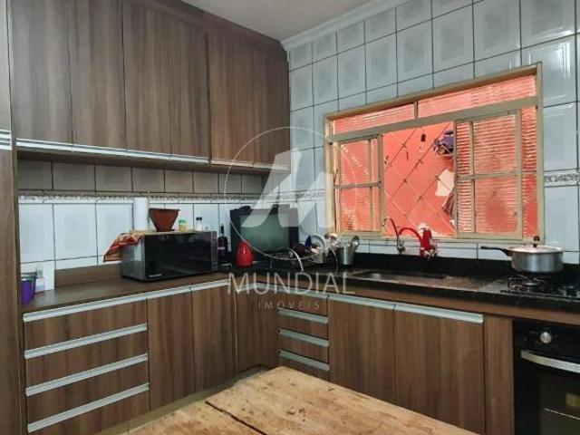 Casa térrea na rua 3 dormitórios/suite