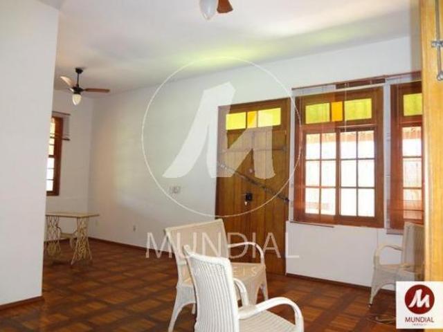 Casa térrea na rua 3 dormitórios/suite