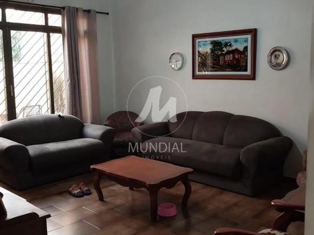 Casa térrea na rua 3 dormitórios/suite